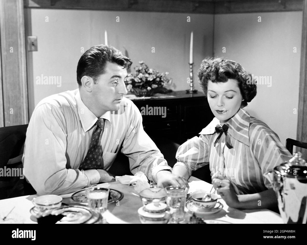 THE RACKET, from left, Robert Mitchum, Joyce Mackenzie, 1951 Stock ...