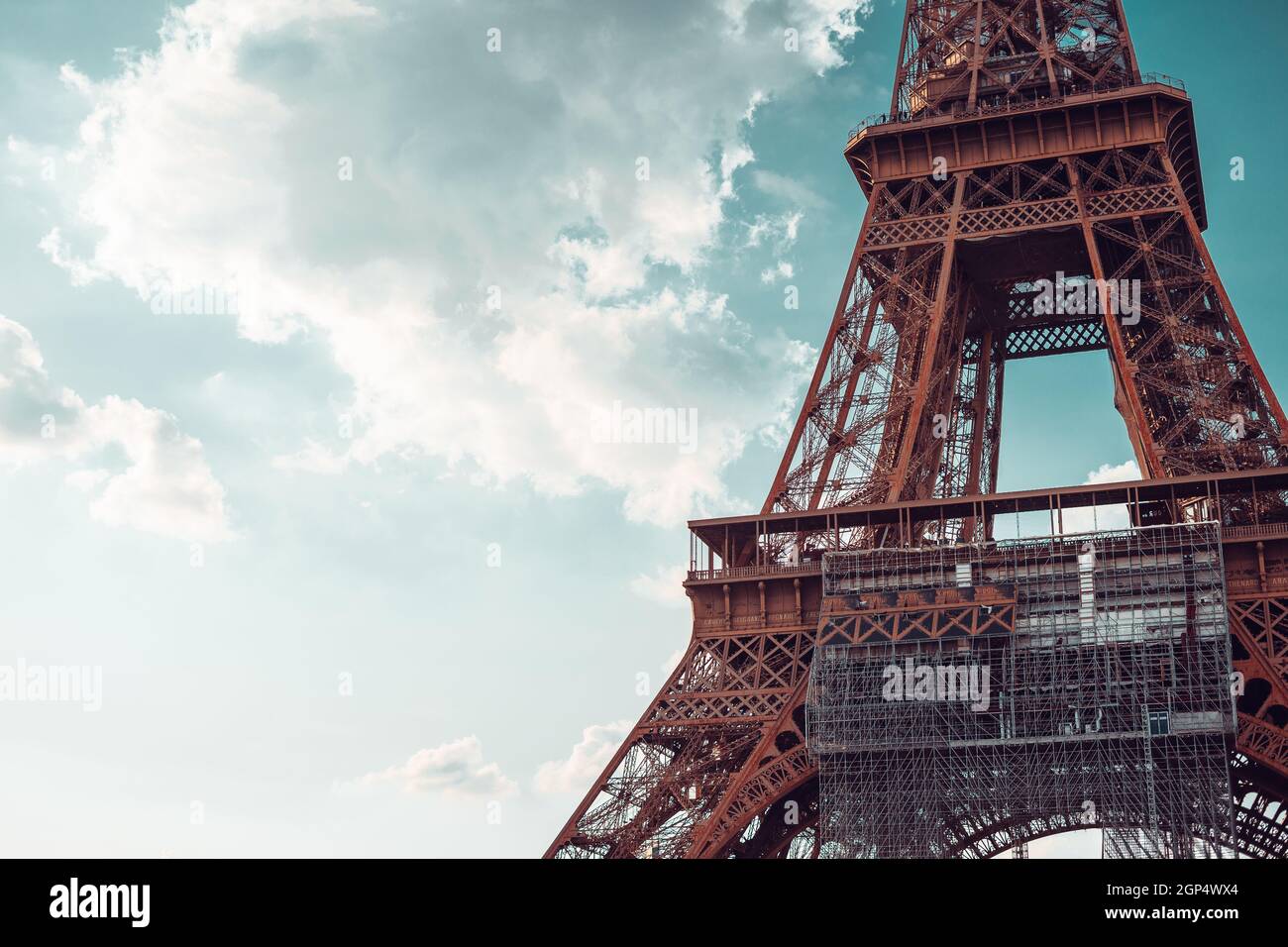 Eiffel tower bottom detail hi-res stock photography and images - Alamy