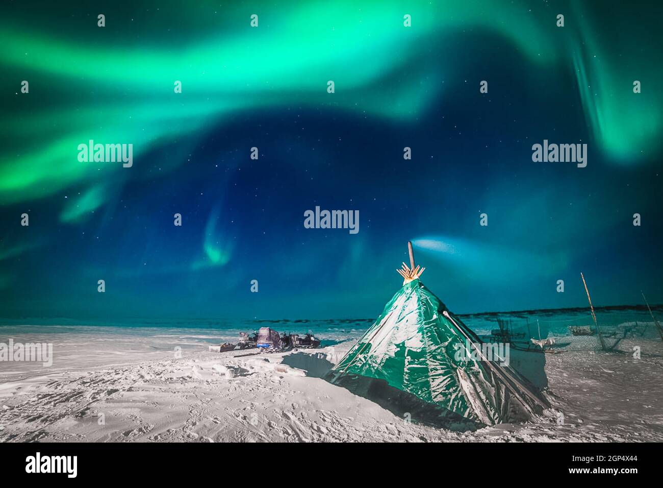 Northern Lights over the yurt. Arctic at night Stock Photo - Alamy