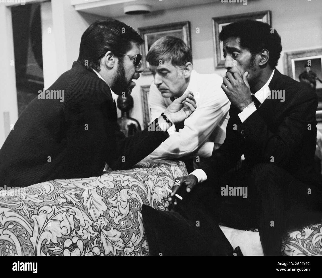 ONE MORE TIME, from left: director Jerry Lewis, Peter Lawford, Sammy ...