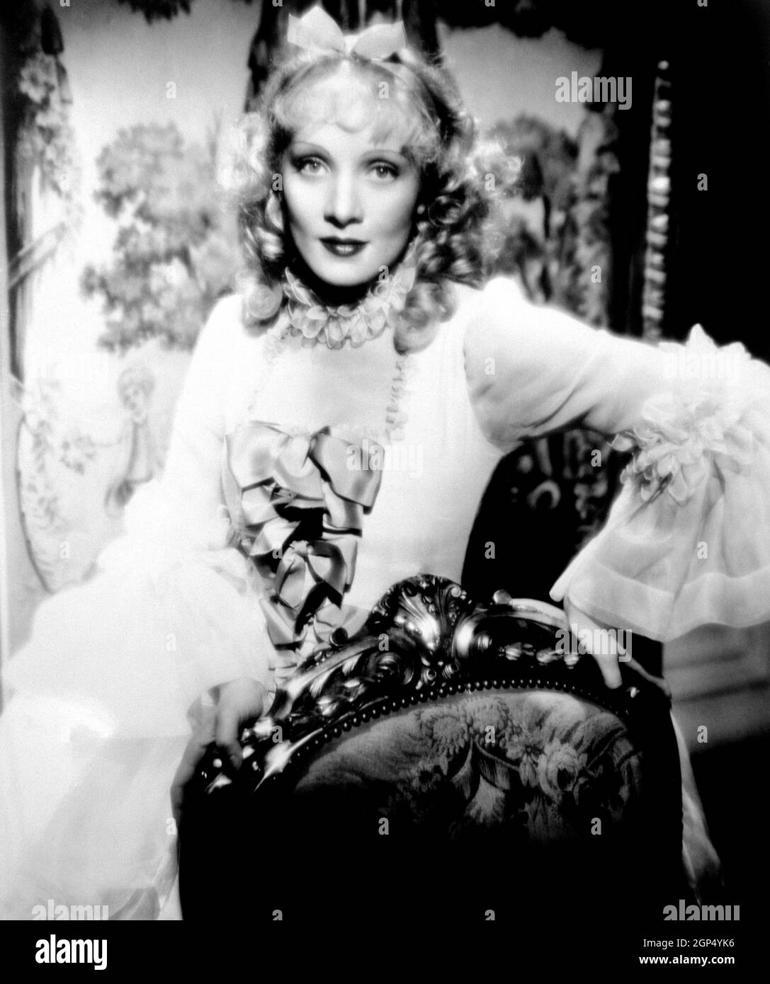 THE SCARLET EMPRESS, Marlene Dietrich (in a costume by Travis Banton), 1934 Stock Photo - Alamy
