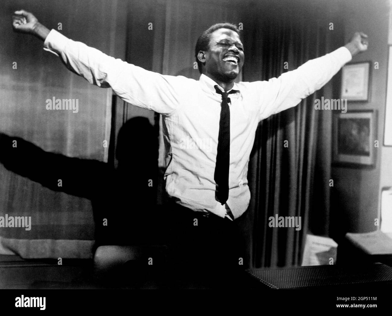 THE SLENDER THREAD, Sidney Poitier, 1965 Stock Photo - Alamy