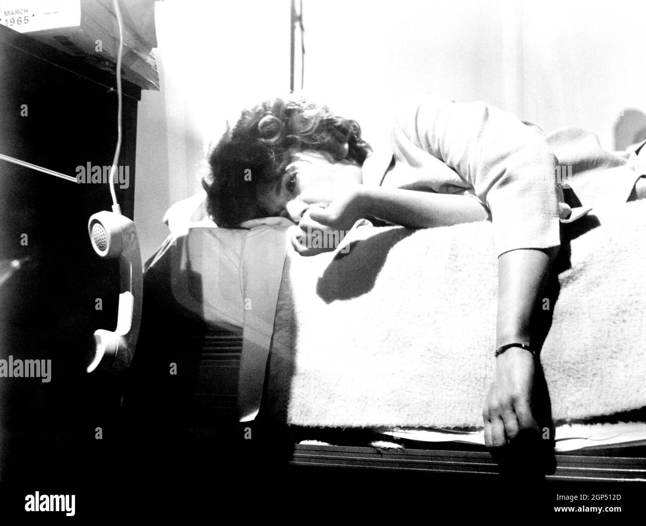 THE SLENDER THREAD, Anne Bancroft, 1965 Stock Photo - Alamy