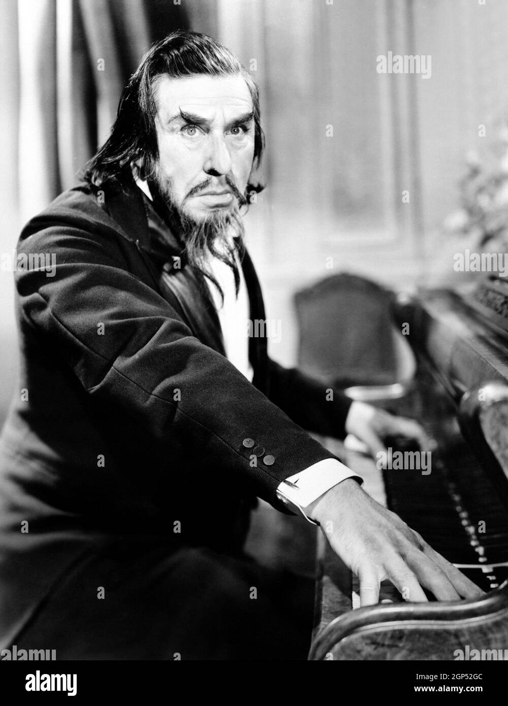 SVENGALI, Donald Wolfit, 1954 Stock Photo - Alamy