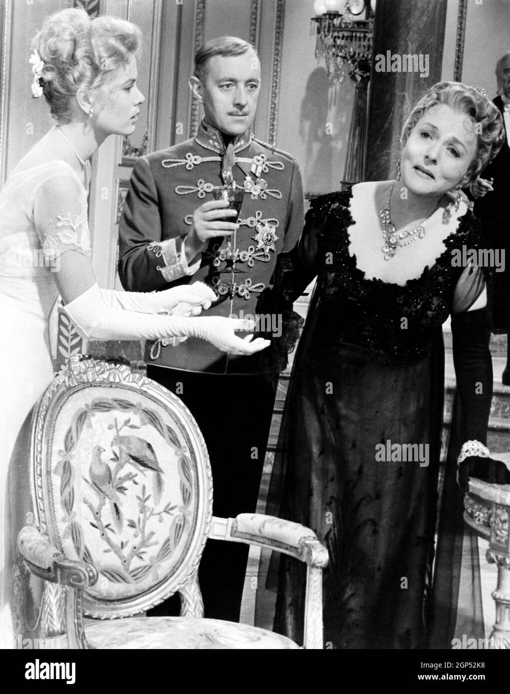 THE SWAN, from left, Grace Kelly, Alec Guinness, Jessie Royce Landis ...