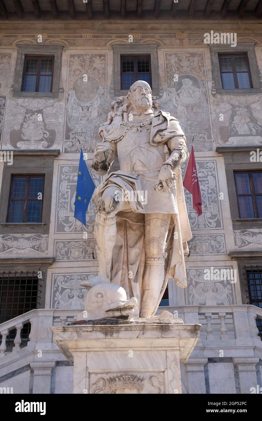Statue of Cosimo I de Medici, Grand Duke of Tuscany on Piazza dei ...