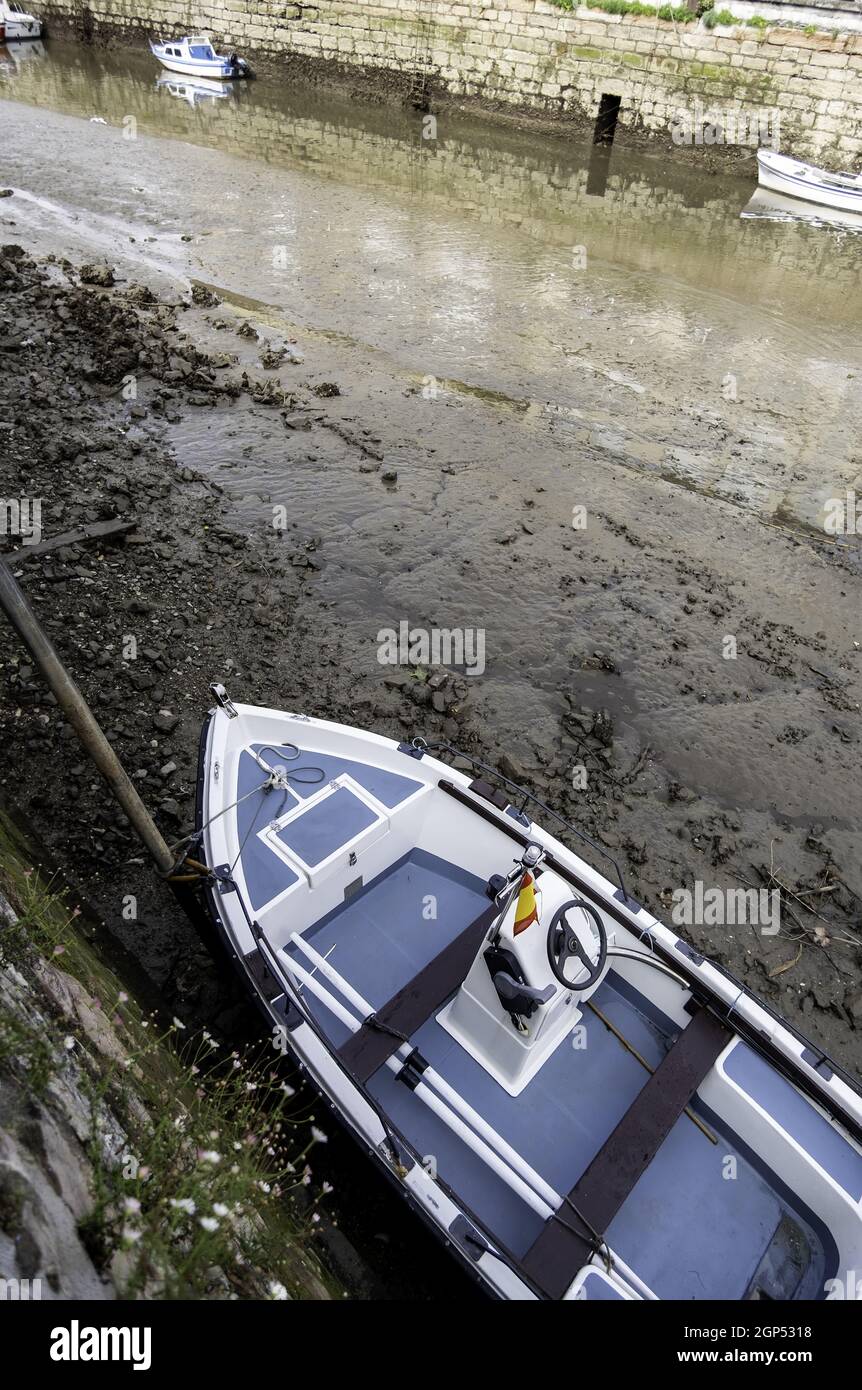 Old dry dock hi-res stock photography and images - Alamy