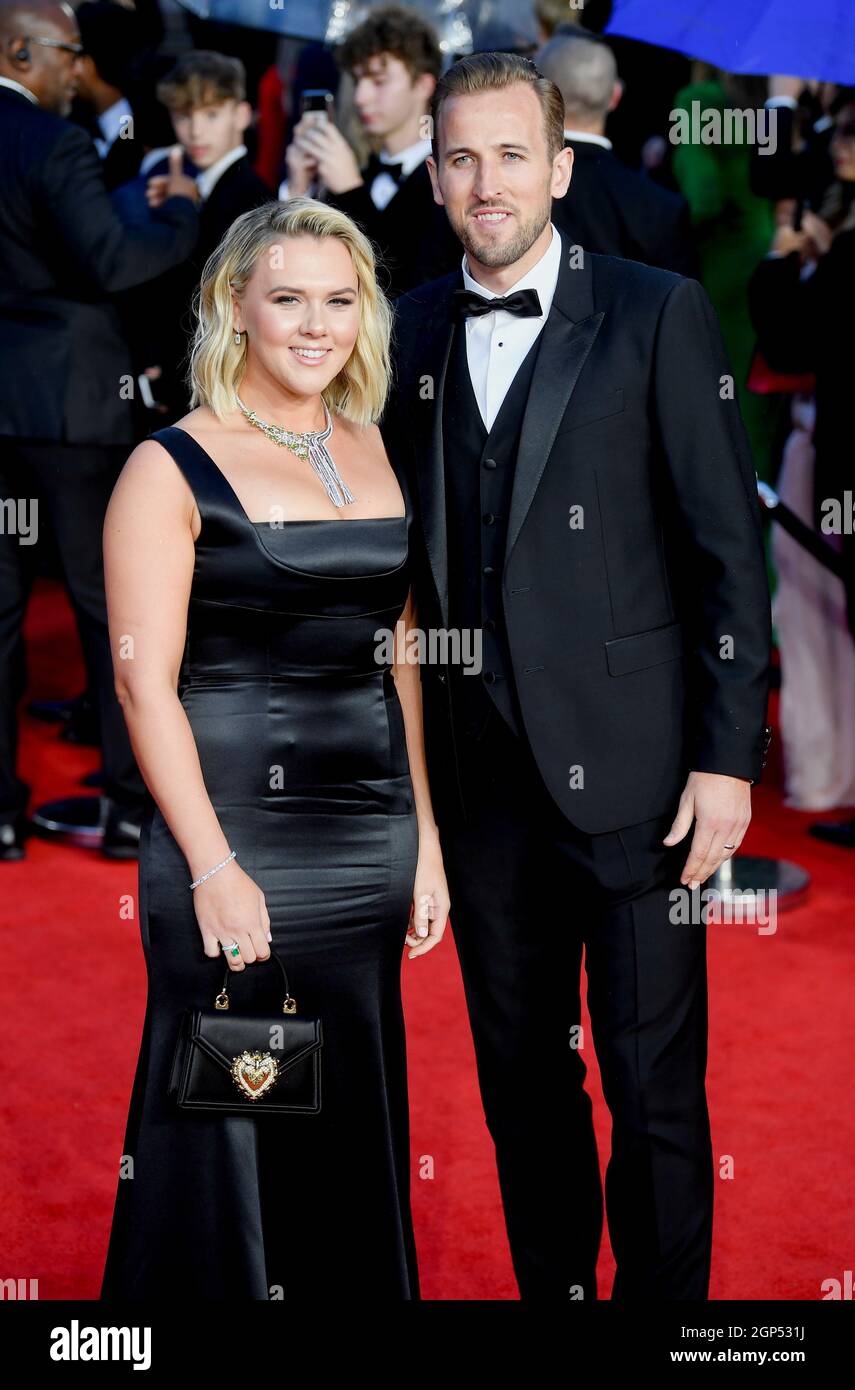 Harry kane and katie goodland hi-res stock photography and images - Alamy