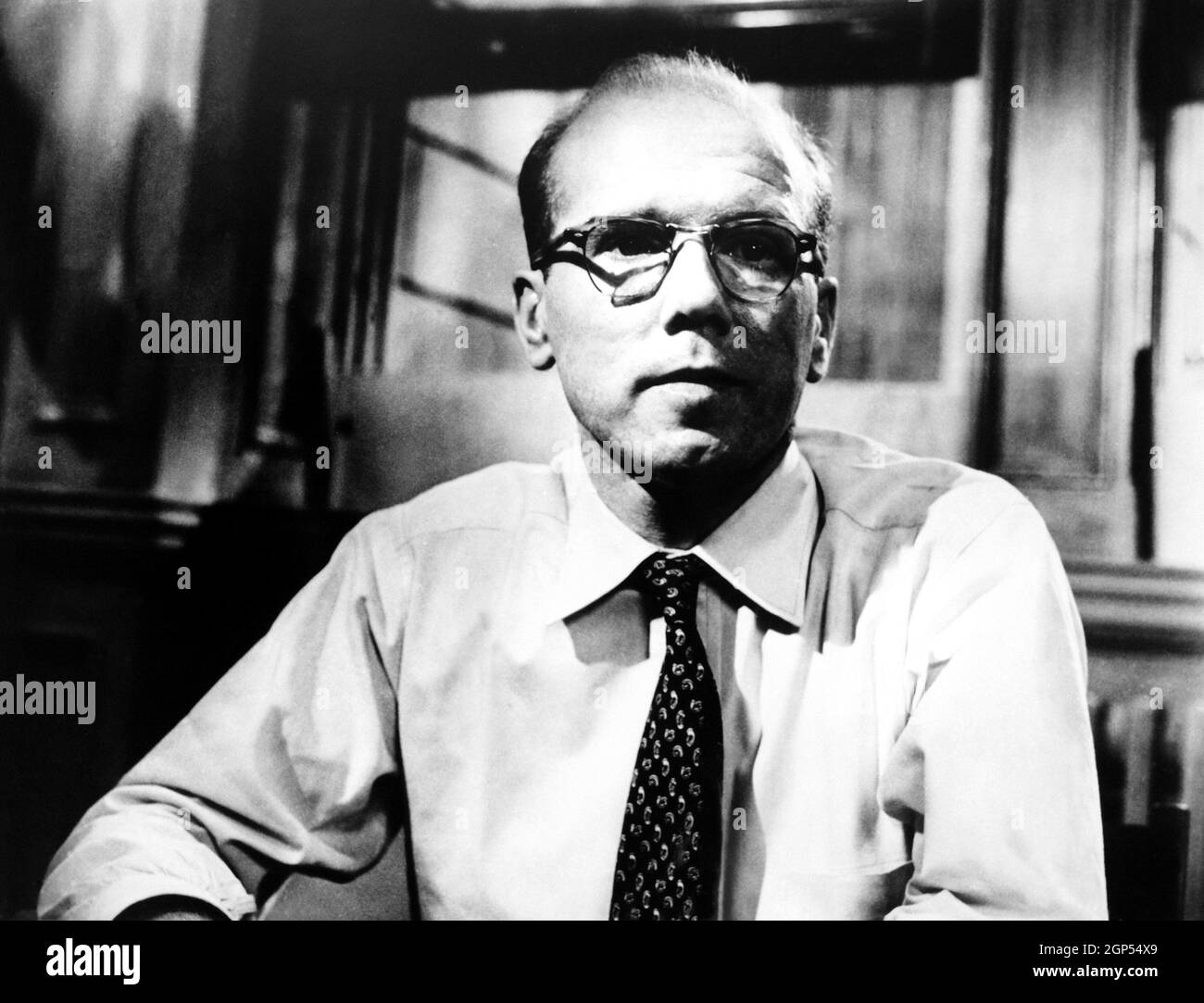 12 ANGRY MEN, (aka TWELVE ANGRY MEN), John Fiedler, 1957 Stock Photo ...