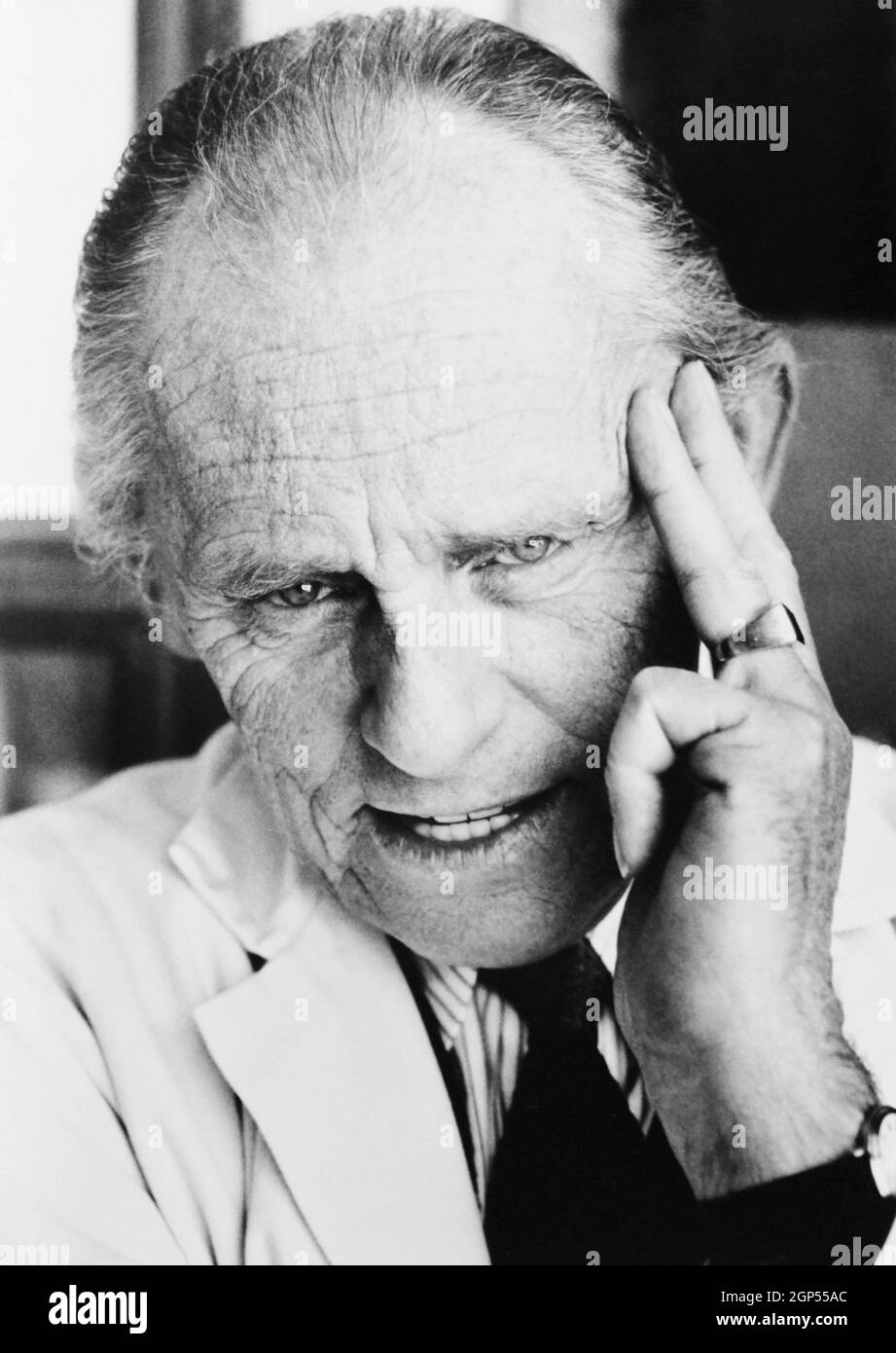 TWELVE MONKEYS, Frank Gorshin, 1995, © Universal/courtesy Everett ...