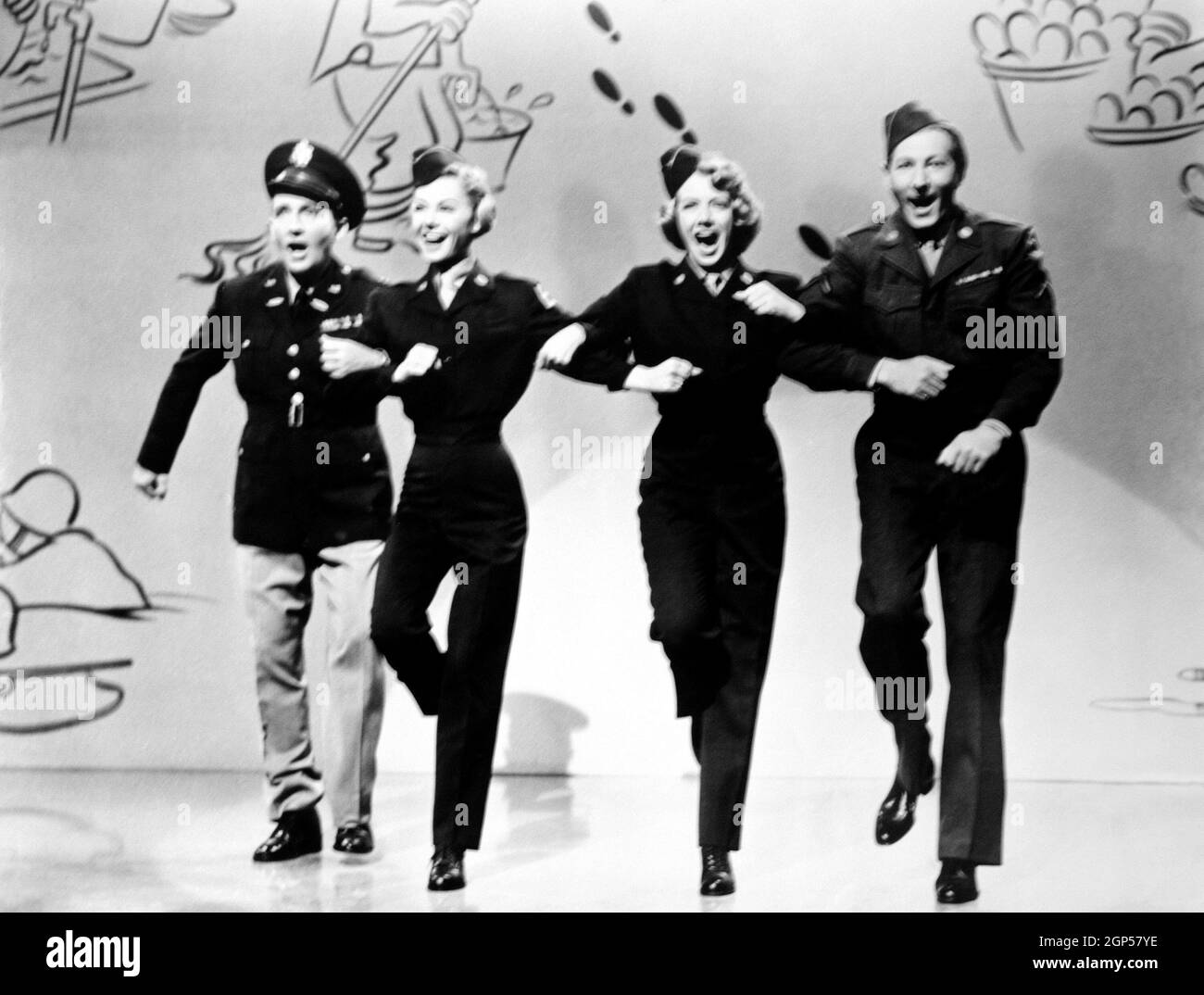 WHITE CHRISTMAS, from left, Bing Crosby, Vera-Ellen, Rosemary Clooney ...