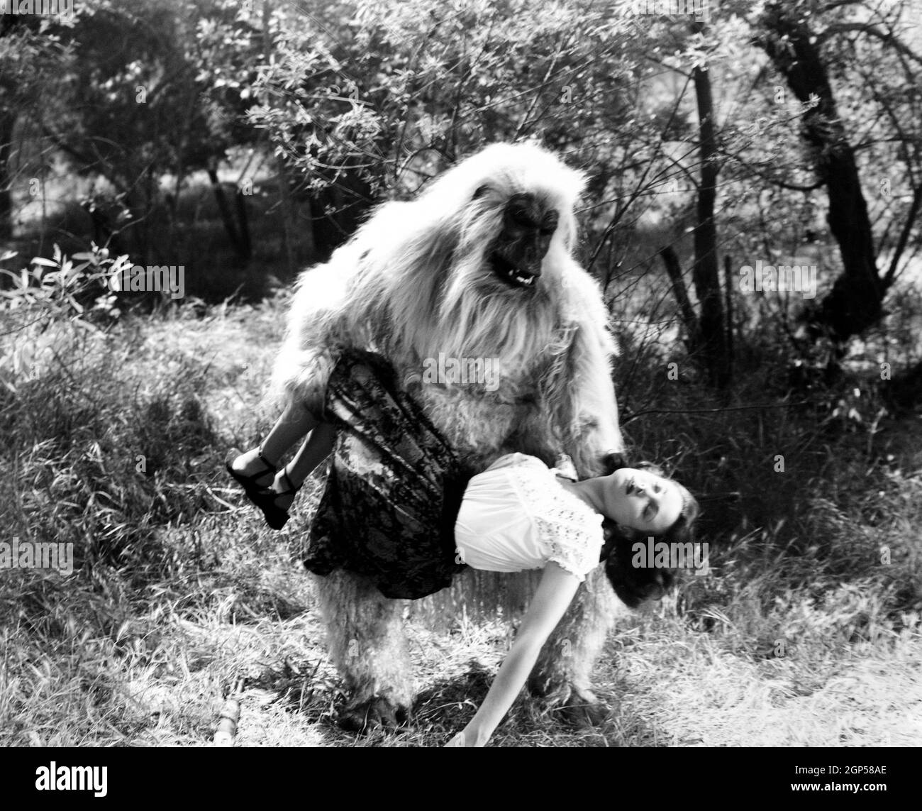 THE WHITE GORILLA, Ray Corrigan (in gorilla costume), Lorraine Miller ...