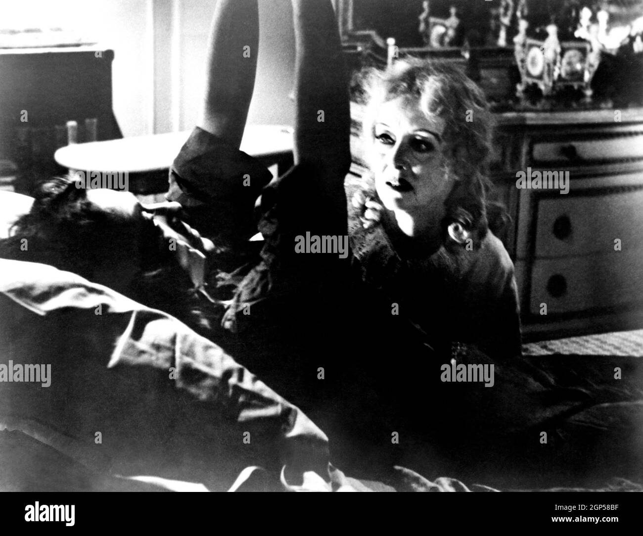 WHAT EVER HAPPENED TO BABY JANE?, from left, Joan Crawford, Bette Davis, 1962 Stock Photo - Alamy