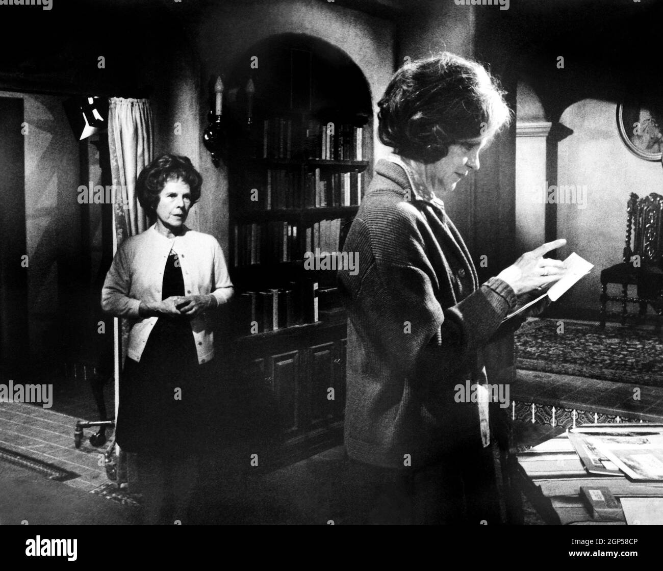 WHAT EVER HAPPENED TO AUNT ALICE?, from left, Ruth Gordon, Geraldine ...