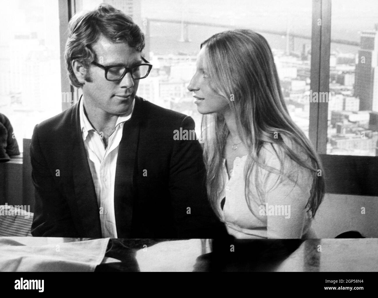 WHAT'S UP, DOC?, from left, Ryan O'Neal, Barbra Streisand, 1972 Stock ...