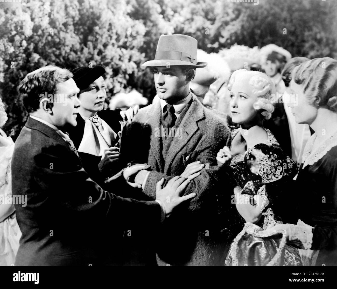 WHEN YOU'RE IN LOVE, from left, Thomas Mitchell, Aline MacMahon, Cary ...