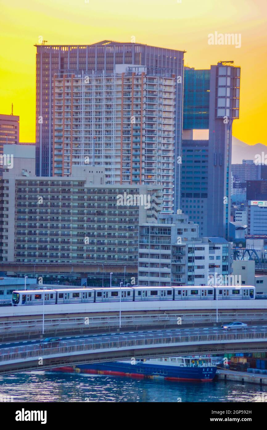 Tokyo waterfront new transit line hi-res stock photography and images ...
