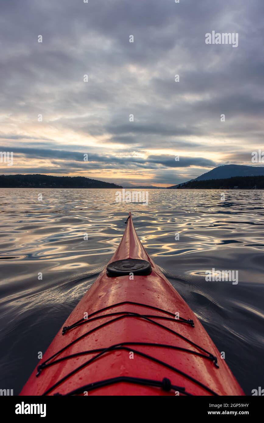 Sea Kayak paddling in the Pacific Ocean Stock Photo - Alamy