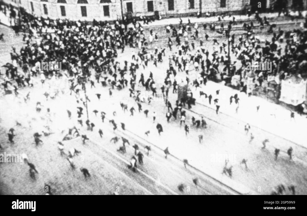 OCTOBER, (aka OKTYABR, aka TEN DAYS THAT SHOOK THE WORLD), 1927 Stock ...