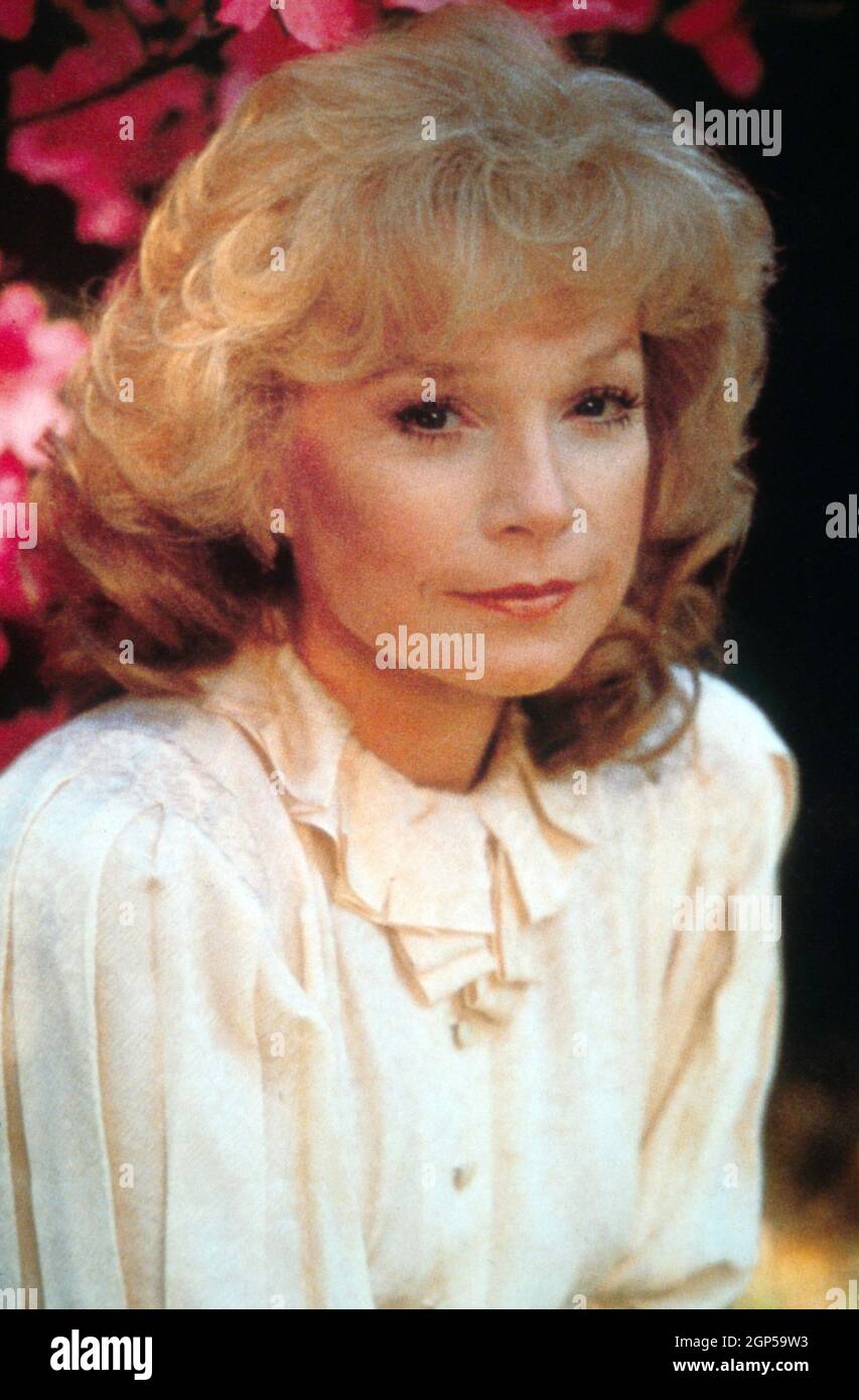 TERMS OF ENDEARMENT, Shirley MacLaine, 1983. © Paramount Pictures ...