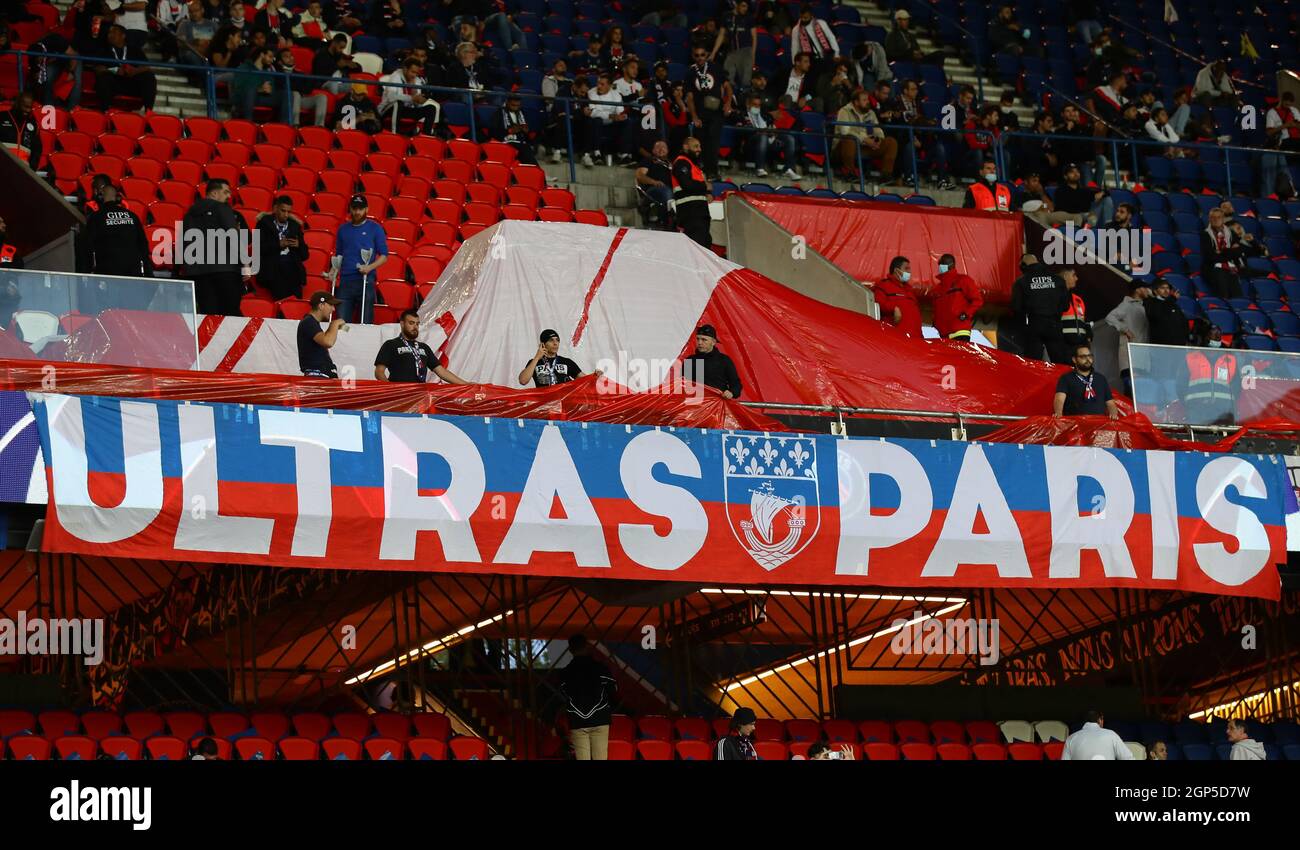 Ultras fans hi-res stock photography and images - Alamy