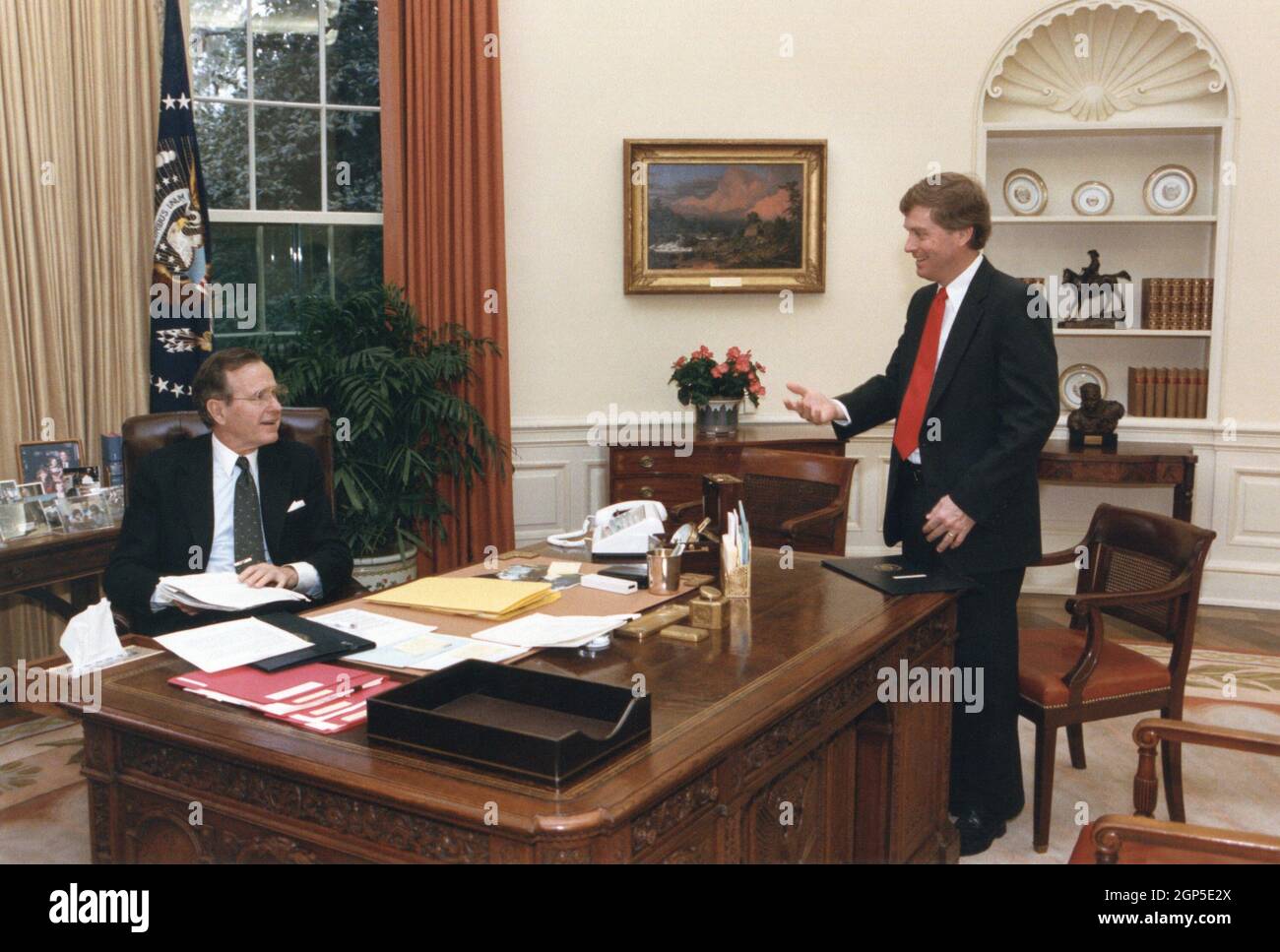 President George H.W. Bush, and Vice President Dan Quayle in discussion ...