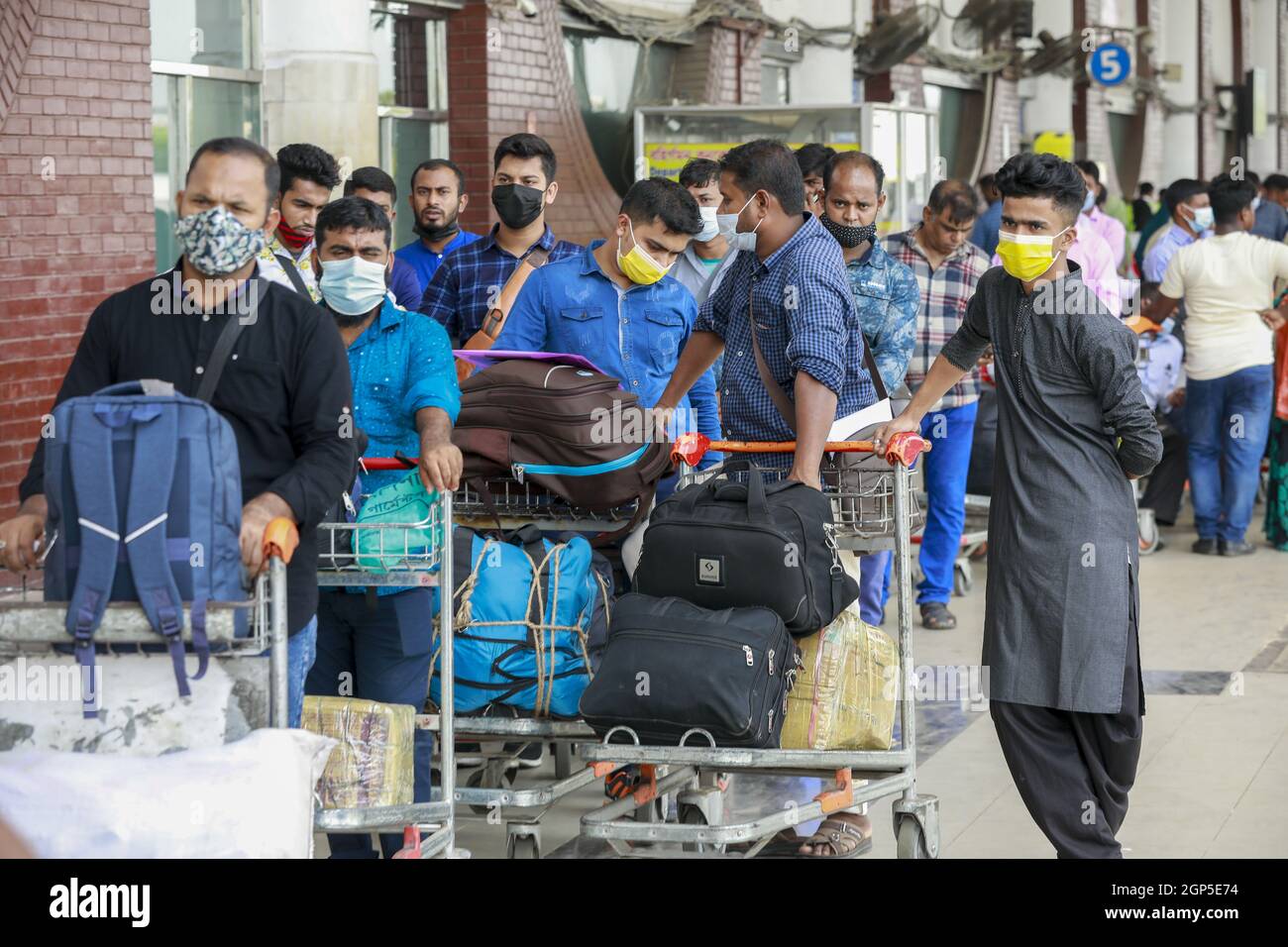 Bangladesh remittance worker hi-res stock photography and images - Alamy