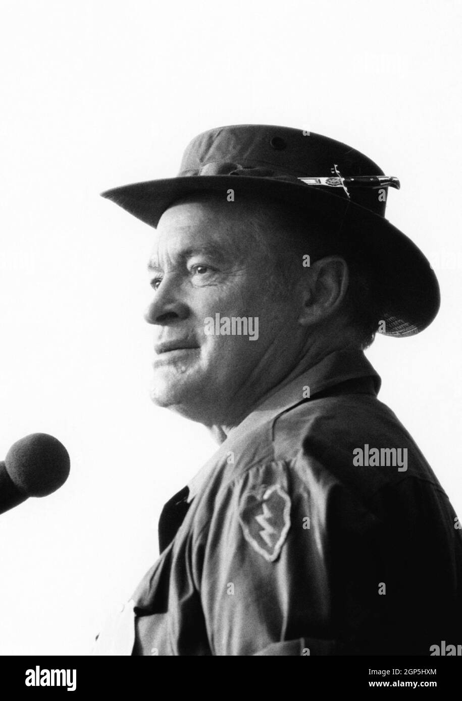 Bob Hope on USO tour to entertain troops, Thailand, 1966 Stock Photo ...