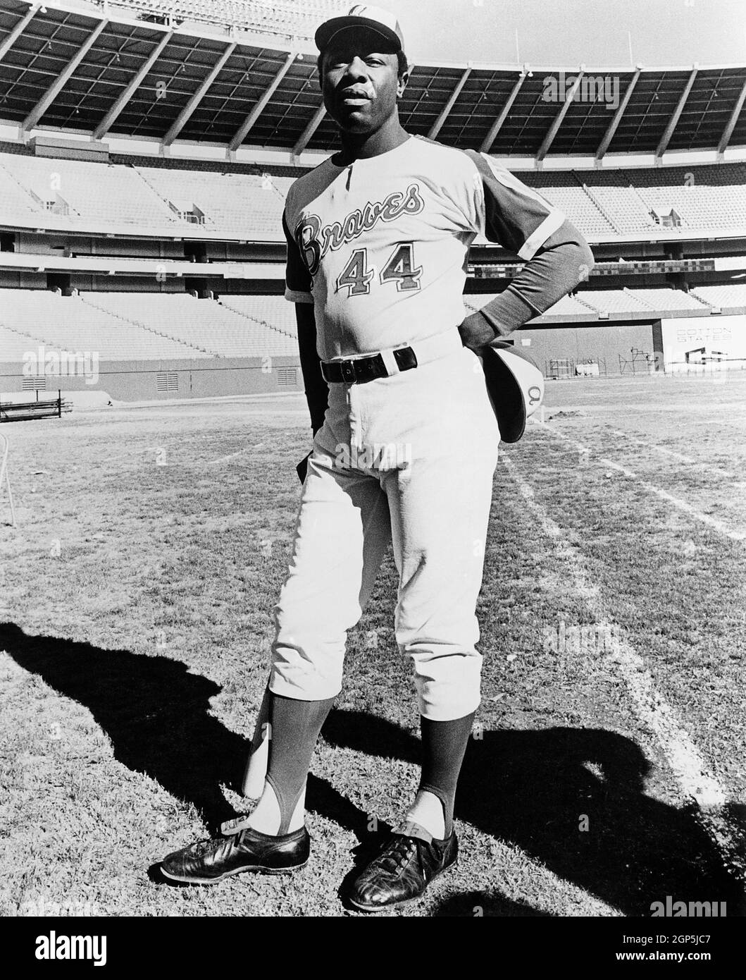 Hank Aaron wearing the new Braves uniform in 1972 Stock Photo - Alamy