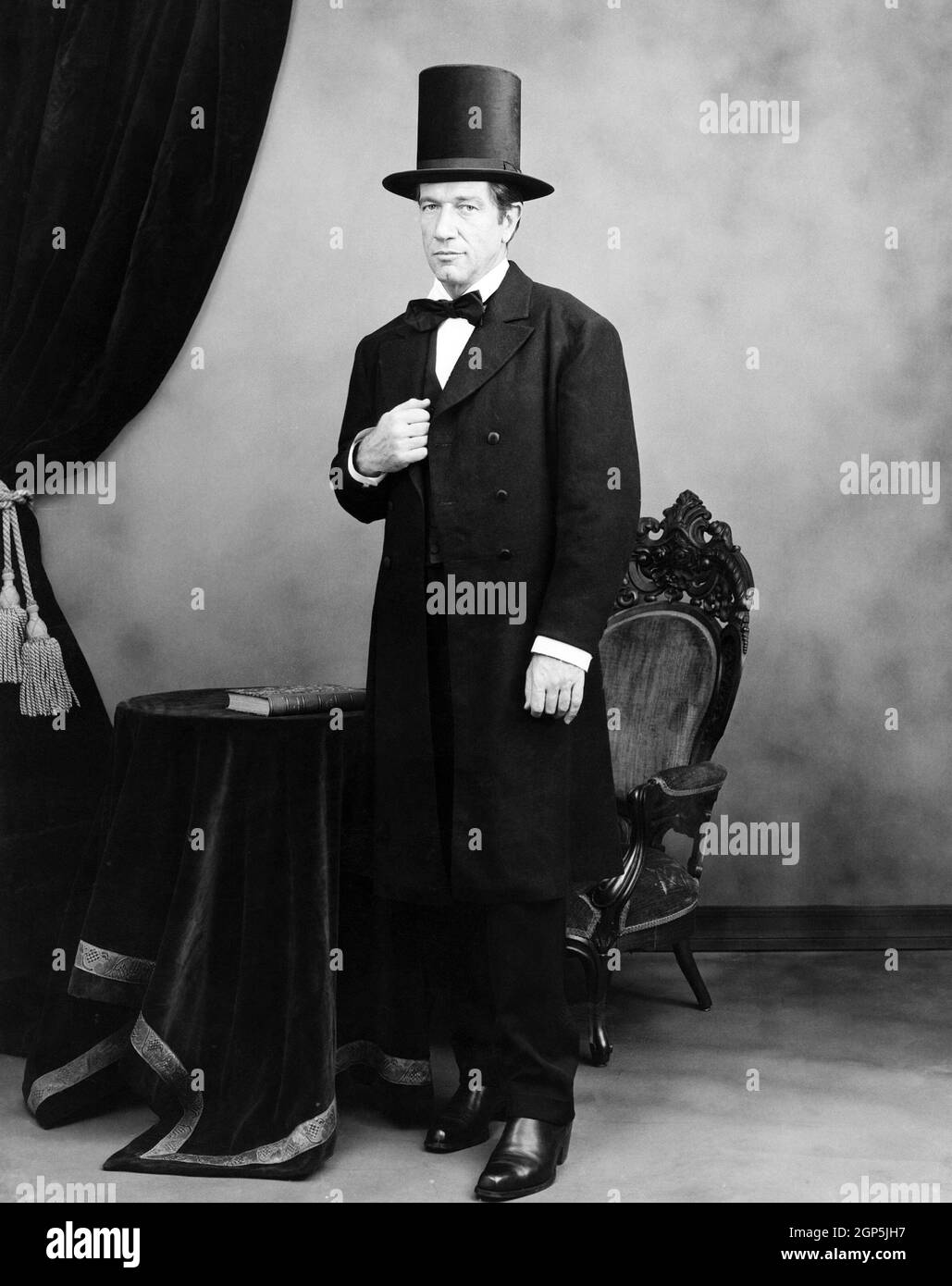 Richard Boone as Abraham Lincoln in the play on Broadway, THE RIVALRY ...