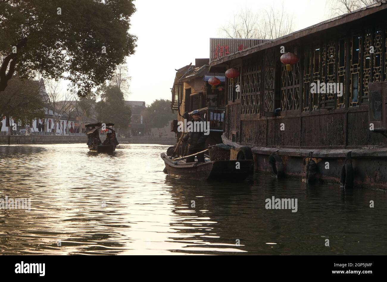 The Chinese architecture and buildings lining the water canals to ...