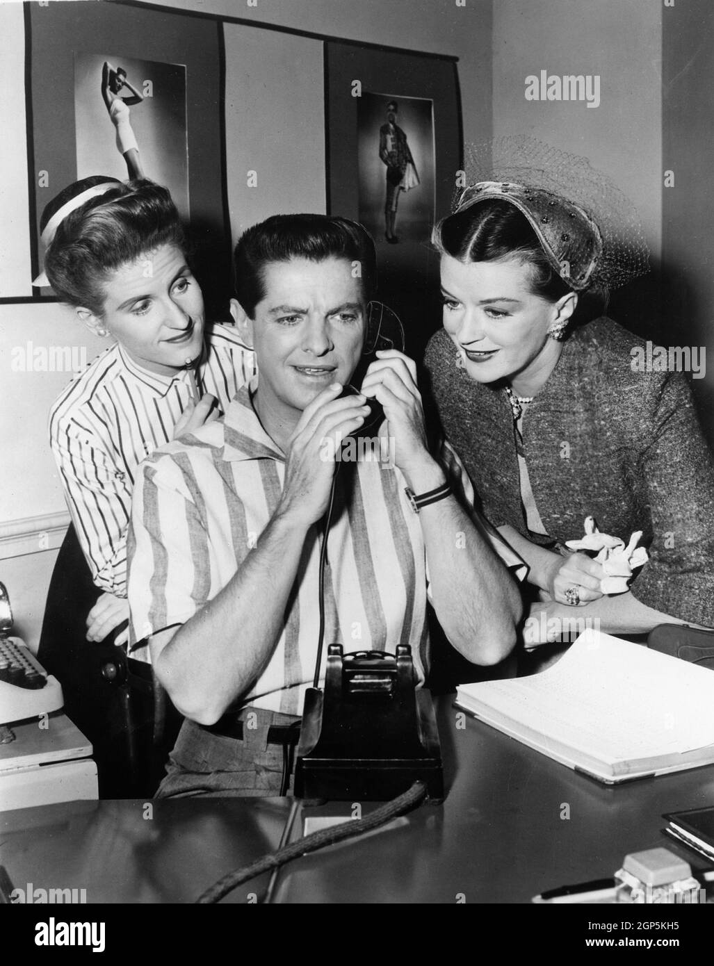 THE BOB CUMMINGS SHOW, from left: Ann B. Davis, Bob Cummings, Rosemary ...