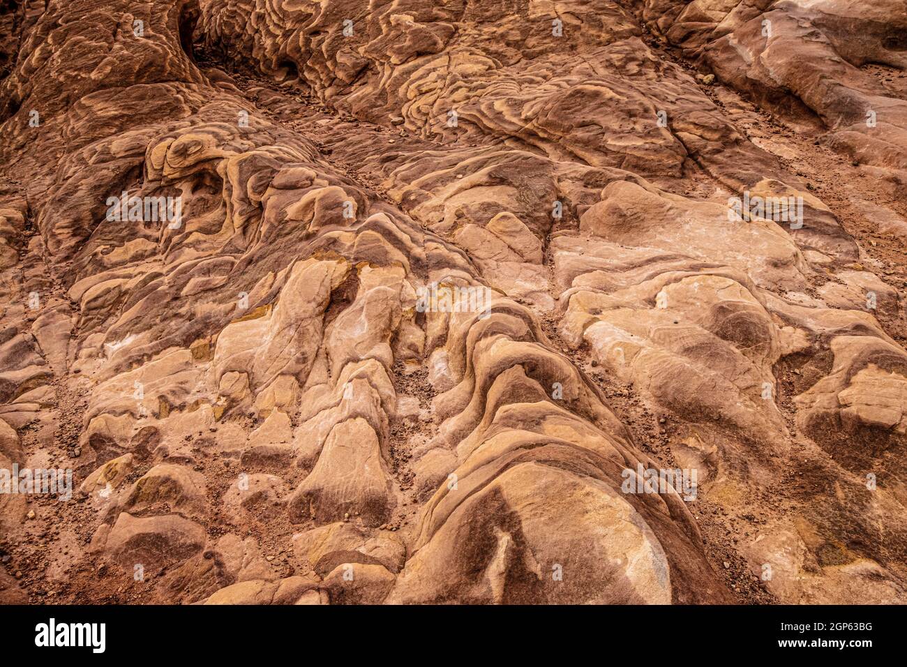 layered sandstone rock in wadi rum, jordan Stock Photo - Alamy