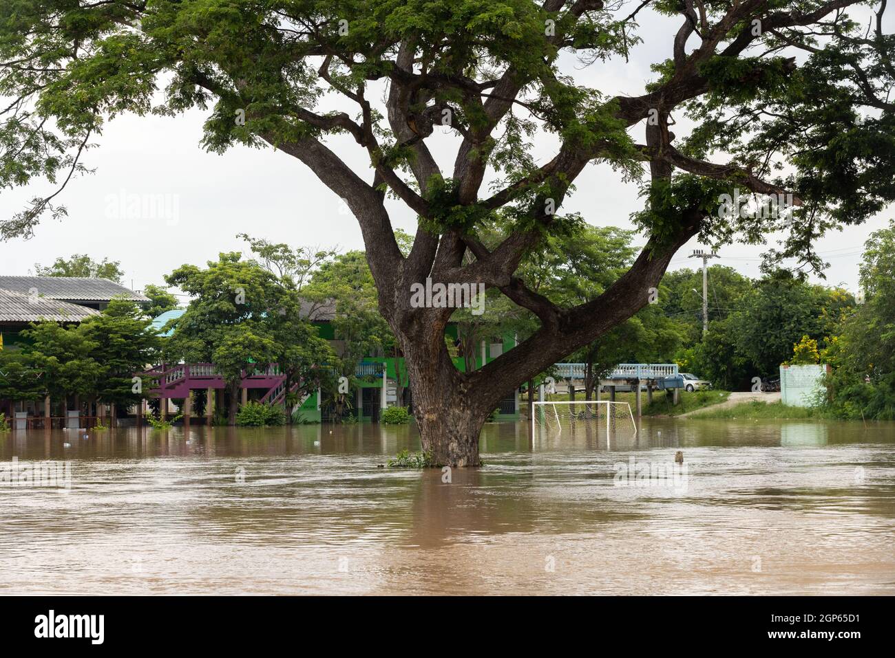 Bang Ban, Thailand. 27th Sep, 2021. View of a flooded Wat Bot School ...