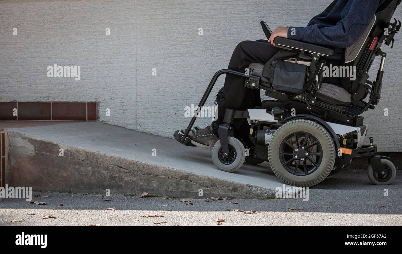 Ramp for disabled persons on wheelchair at building entrance Stock ...