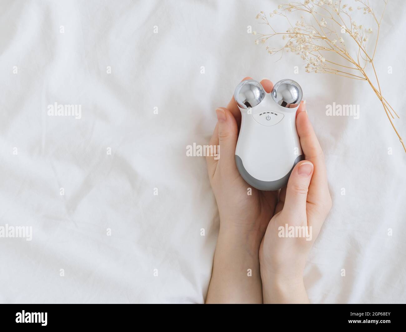 Microcurrent concept. Face massager with micro currents for home use ...