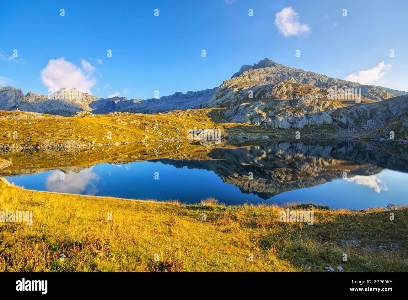 Lago Scuro High Resolution Stock Photography and Images - Alamy
