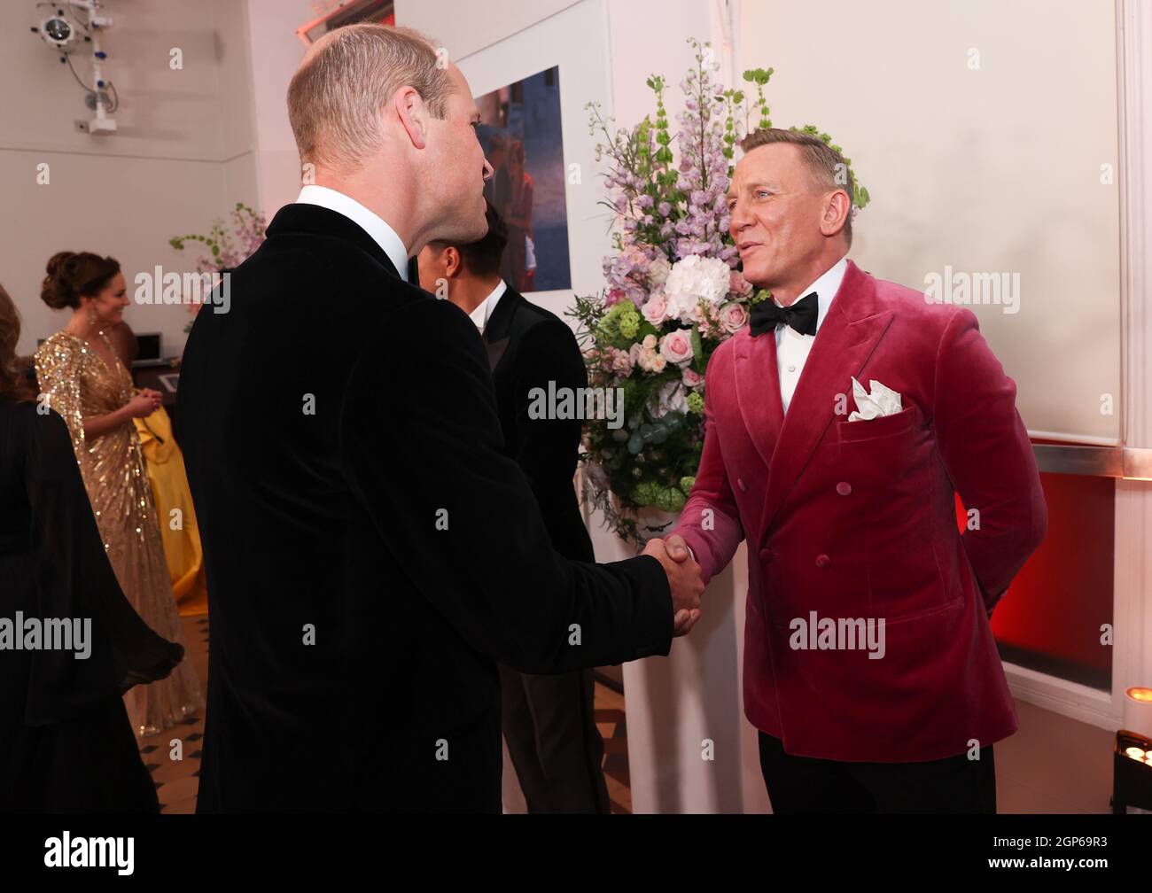 The Duke of Cambridge meets Daniel Craig upon his arrival for the World ...