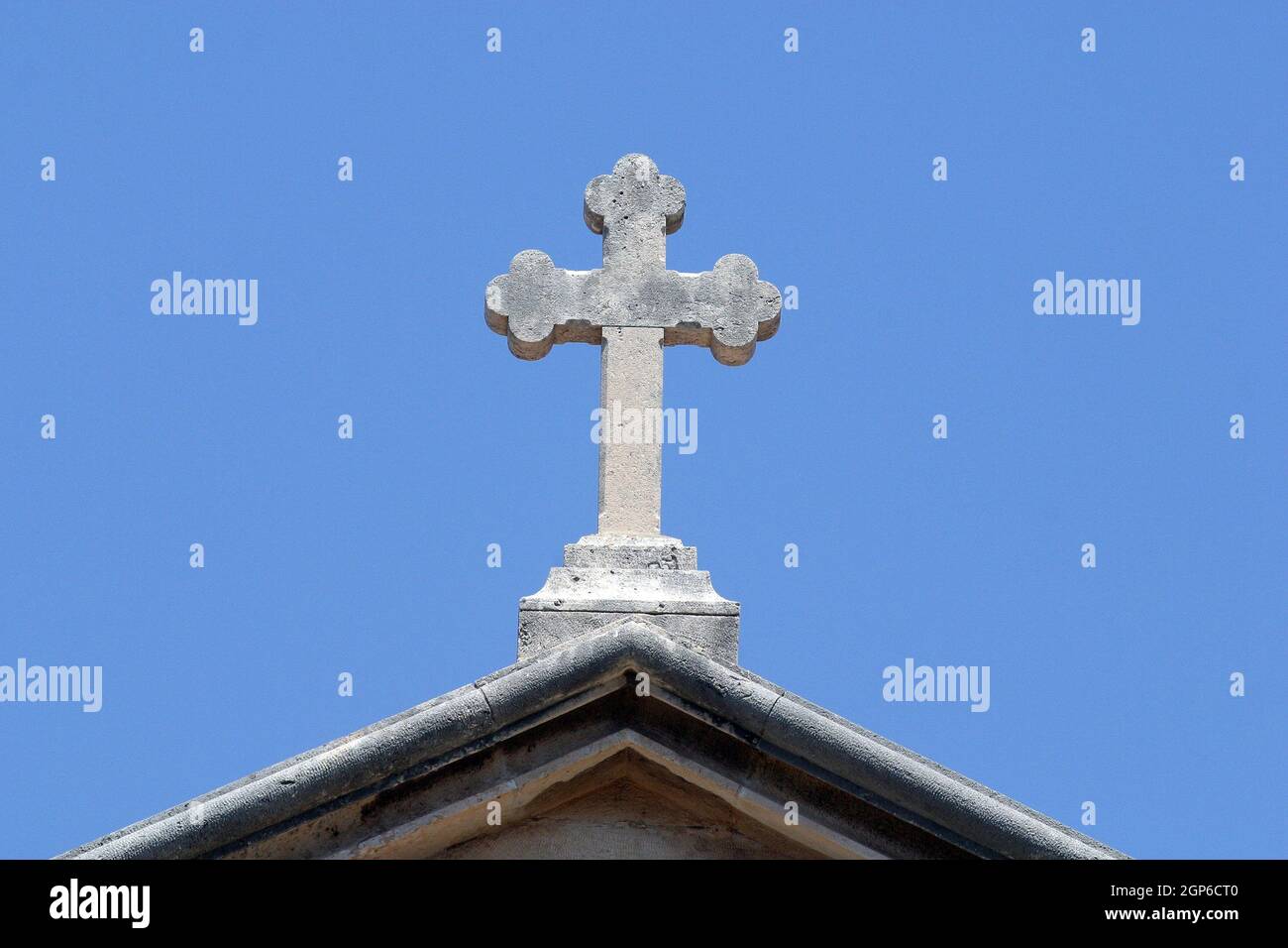 Cross at the old Dubrovnik cemetery Boninovo, Croatia Stock Photo - Alamy
