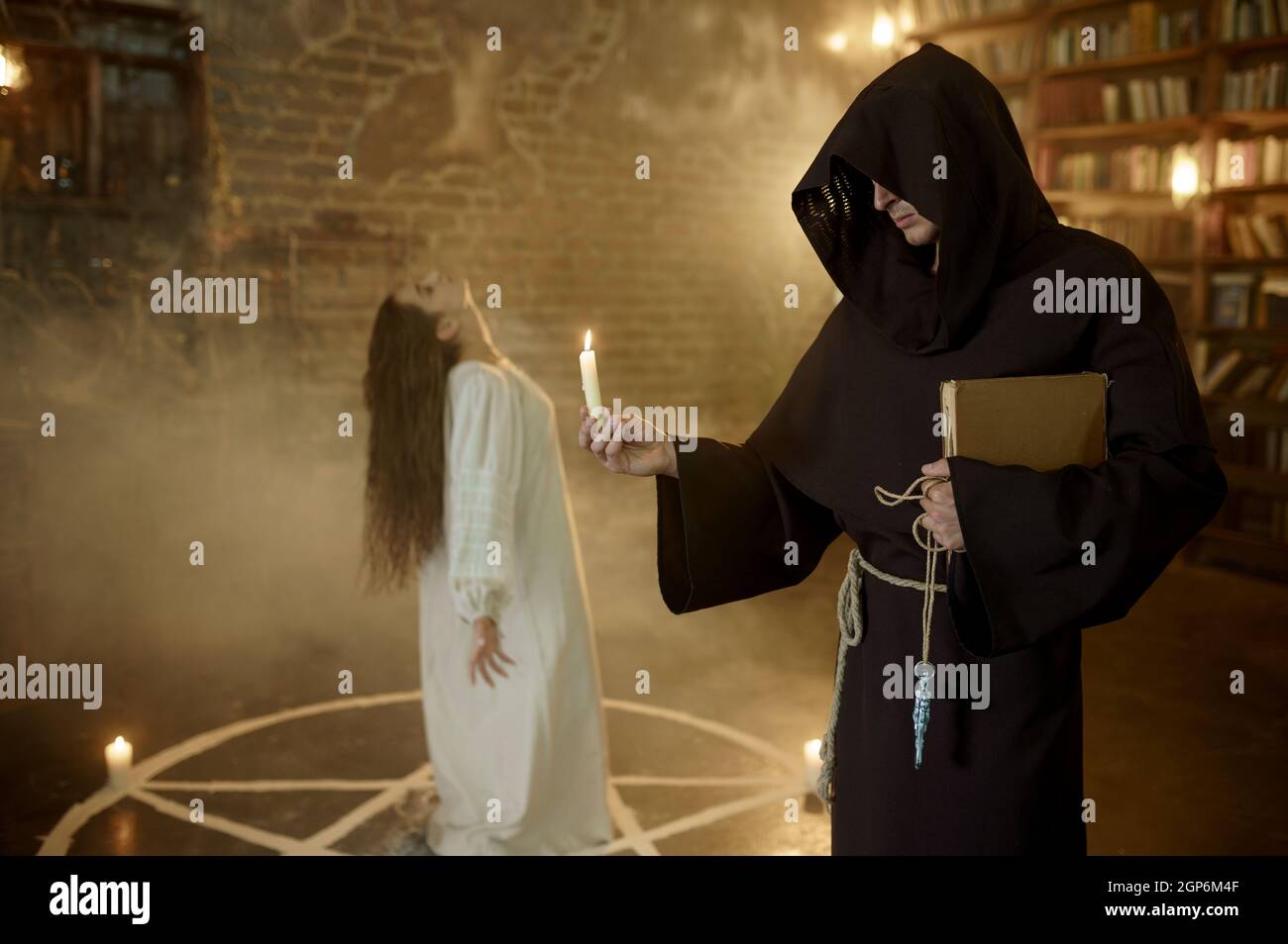 Man casting a spell hi-res stock photography and images - Alamy