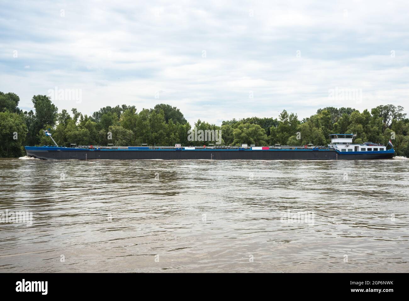 Tanker barge hi-res stock photography and images - Alamy