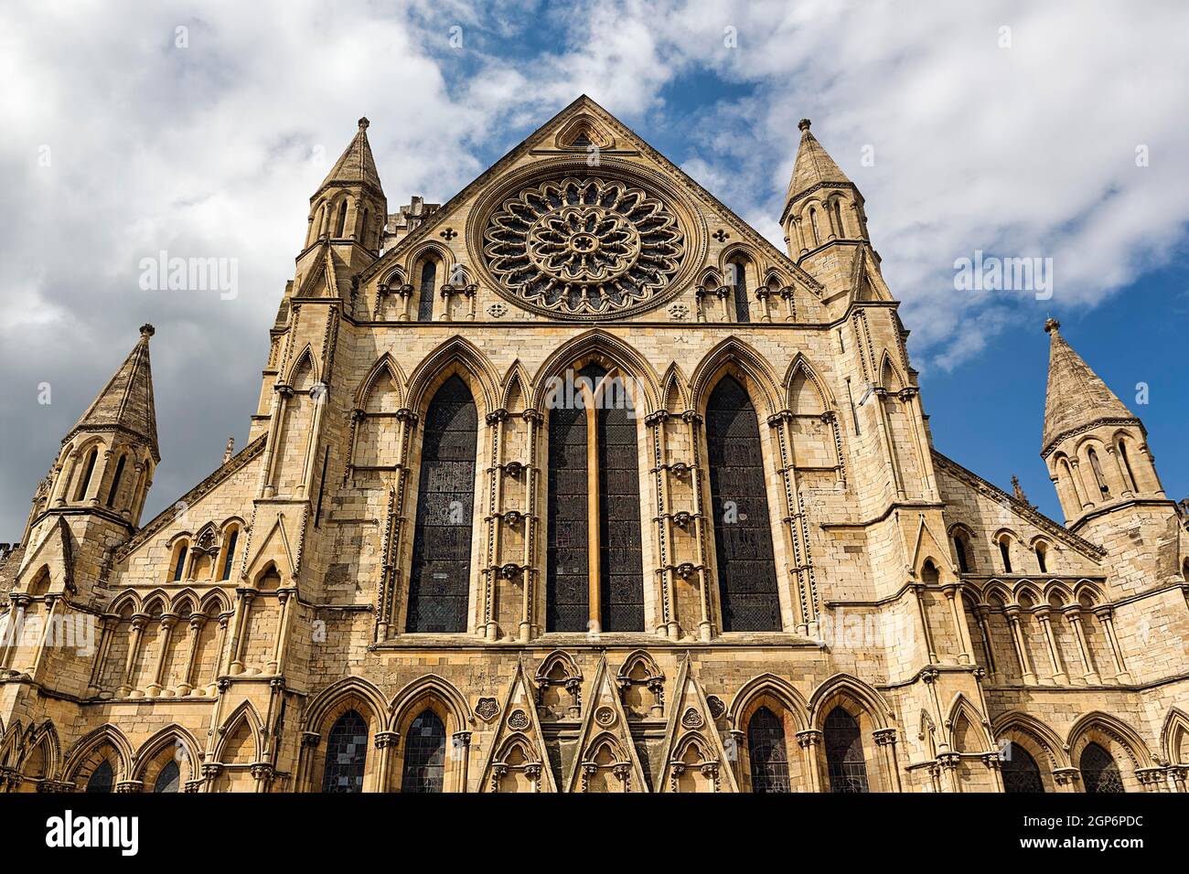 Gothic style cathedral with rose window, York Minster, York, Yorkshire ...