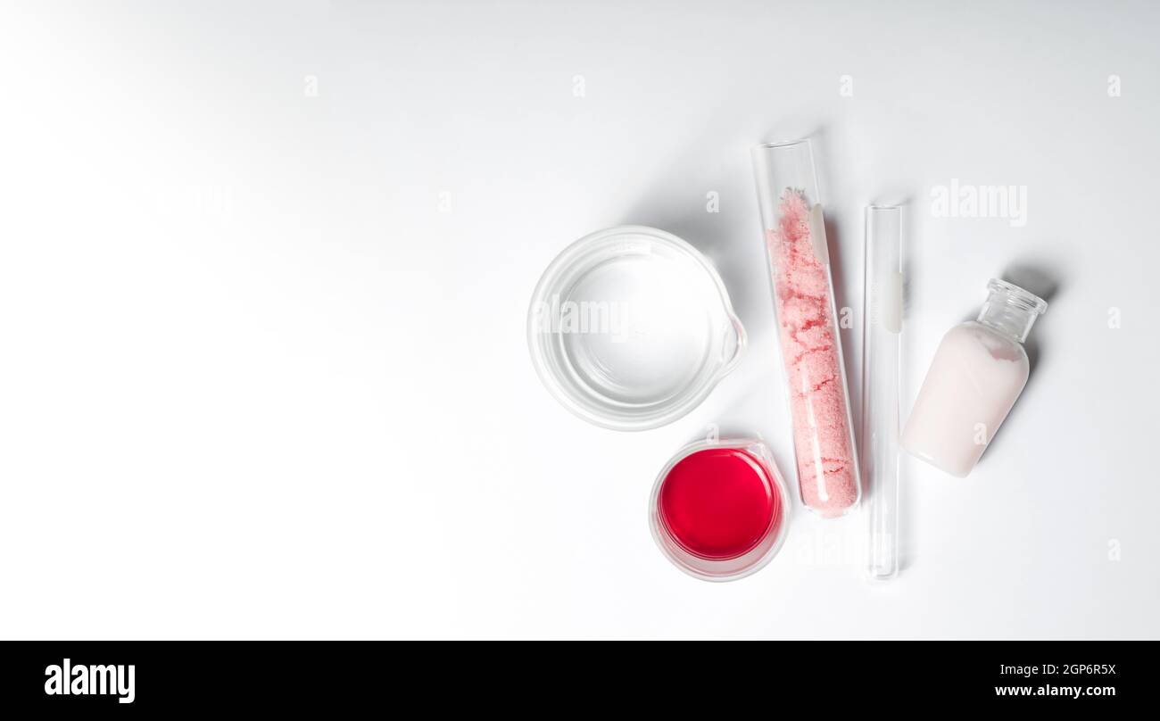 Potassium permanganate crystal hi-res stock photography and images - Alamy