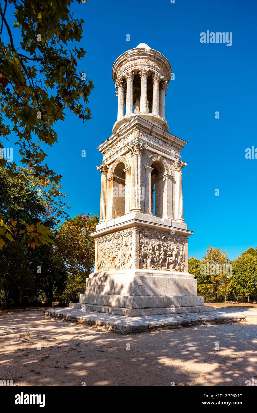 Glanum roman ruins st remy de provence hi-res stock photography and ...