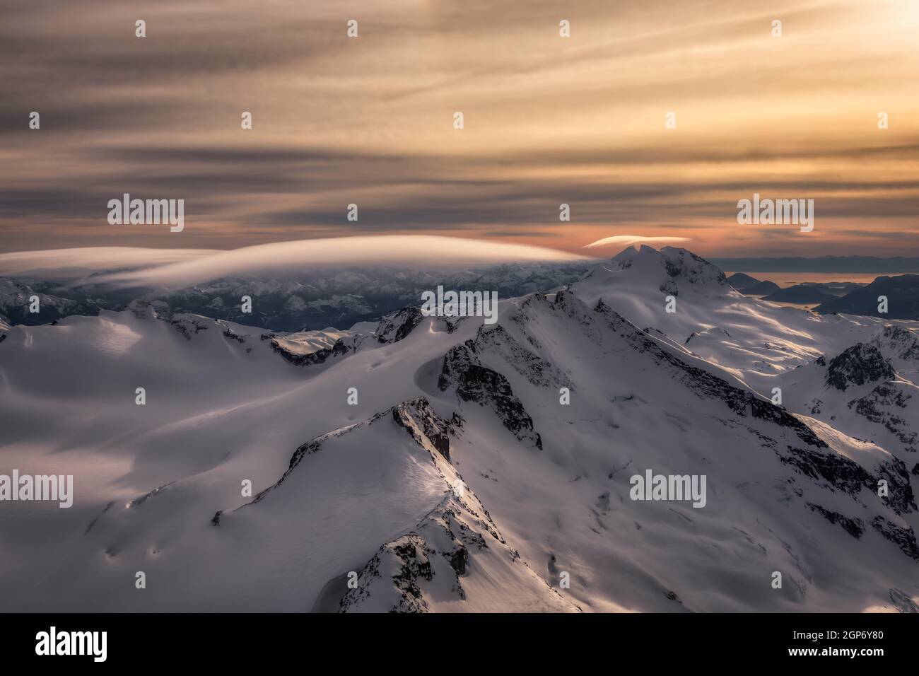 Hill above treeline hi-res stock photography and images - Alamy