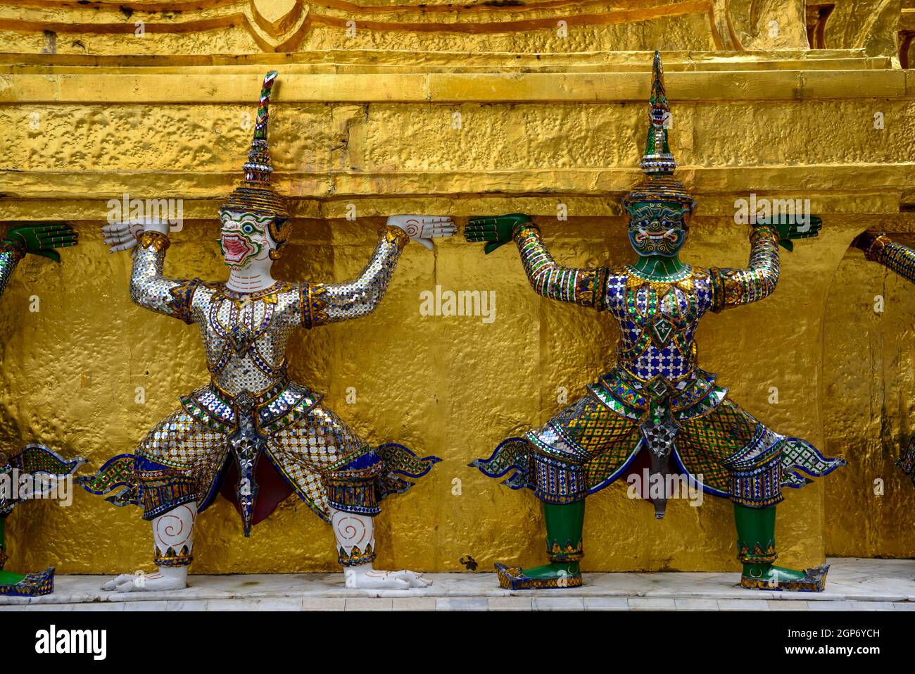 Yaksha figures Temple Wat Phra Kaeo, old Royal Palace, Temple of the ...