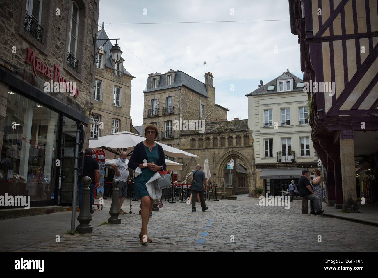 DINAN - FRANCE - SEPTEMBER 2021: old houses in the streets of the ...