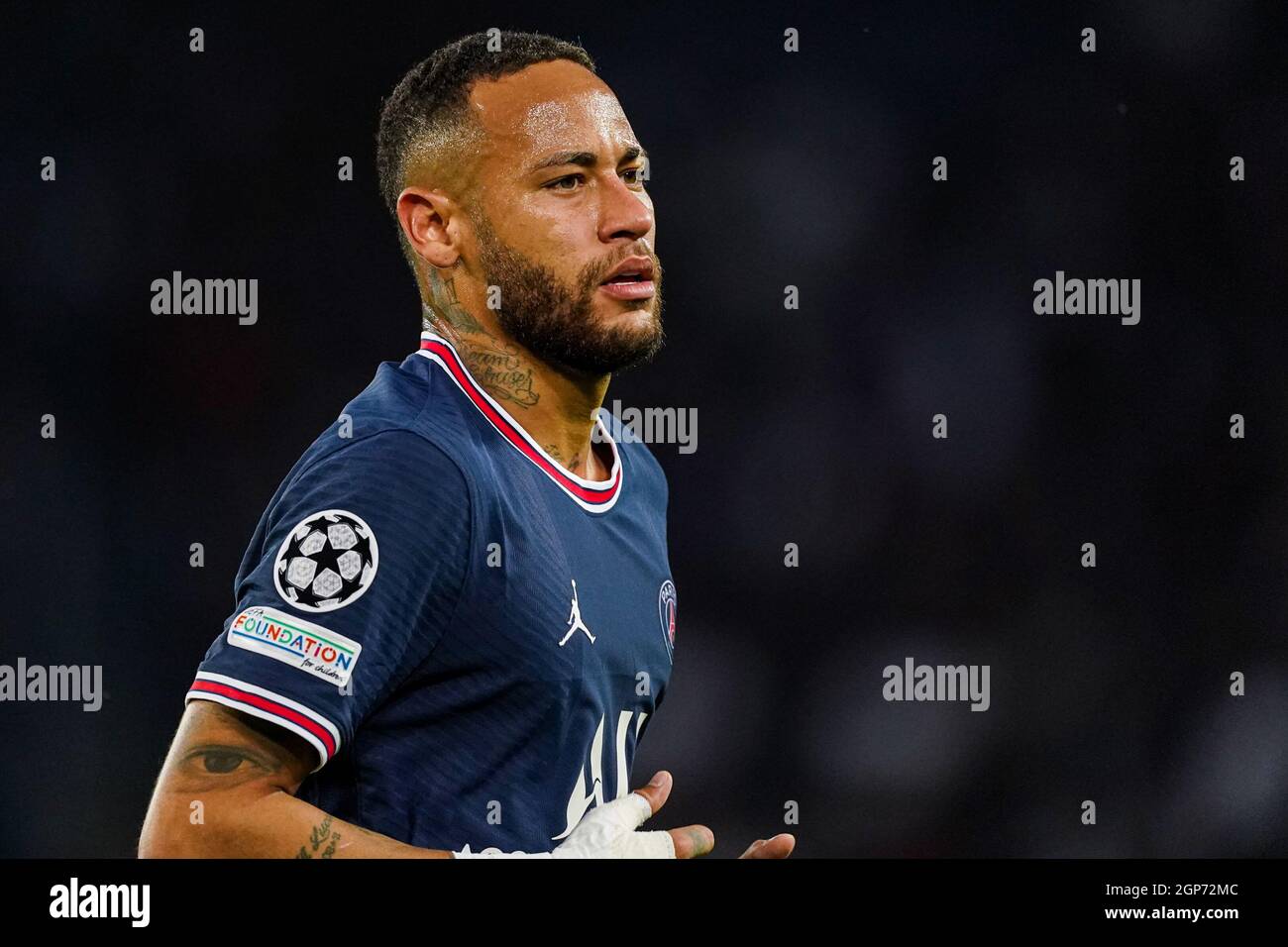 PARIS, FRANCE - SEPTEMBER 28: Neymar of Paris Saint-Germain during the ...