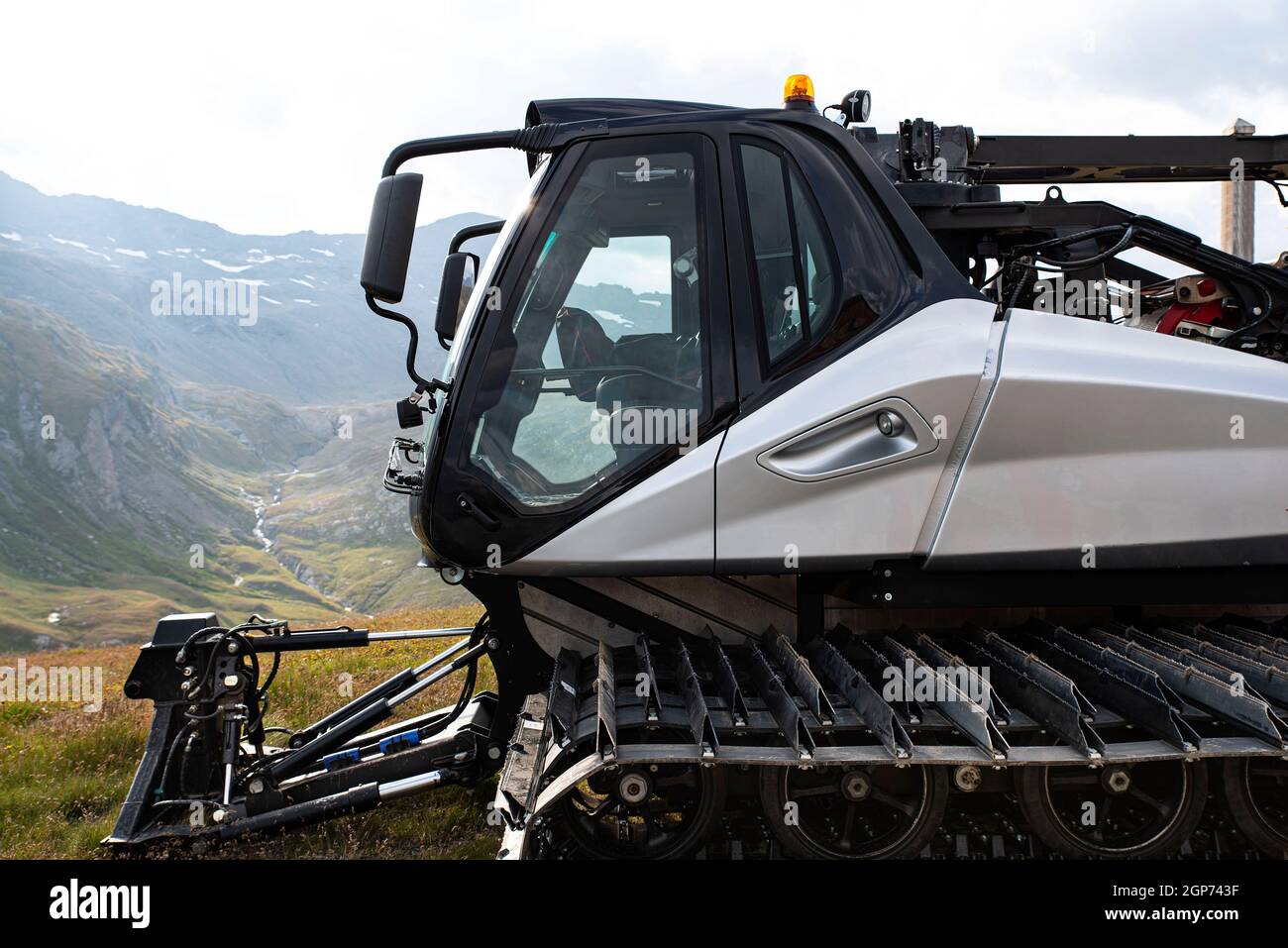 Grooming machine hi-res stock photography and images - Alamy