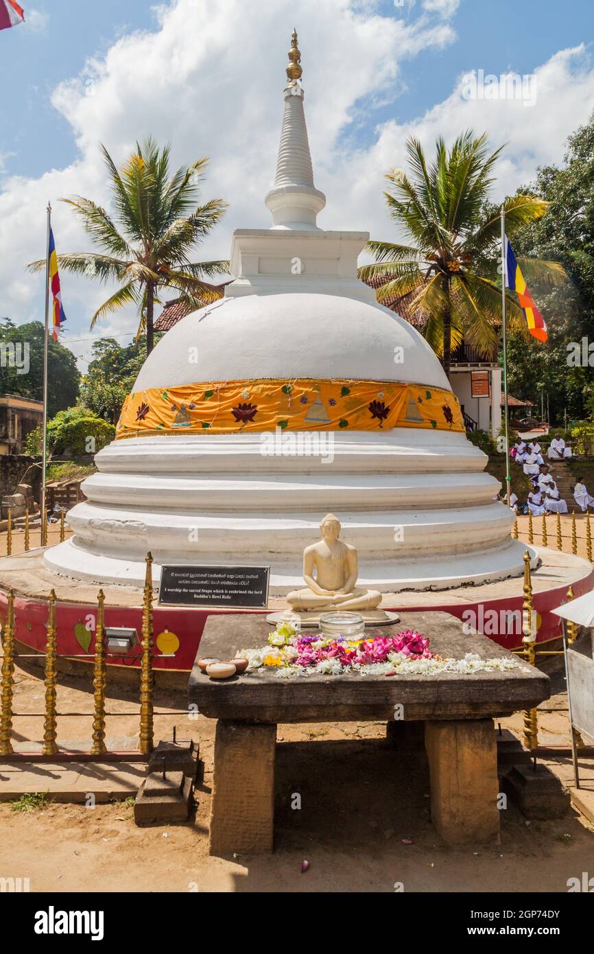 Small stupa in Kandy, Sri Lanka Stock Photo - Alamy